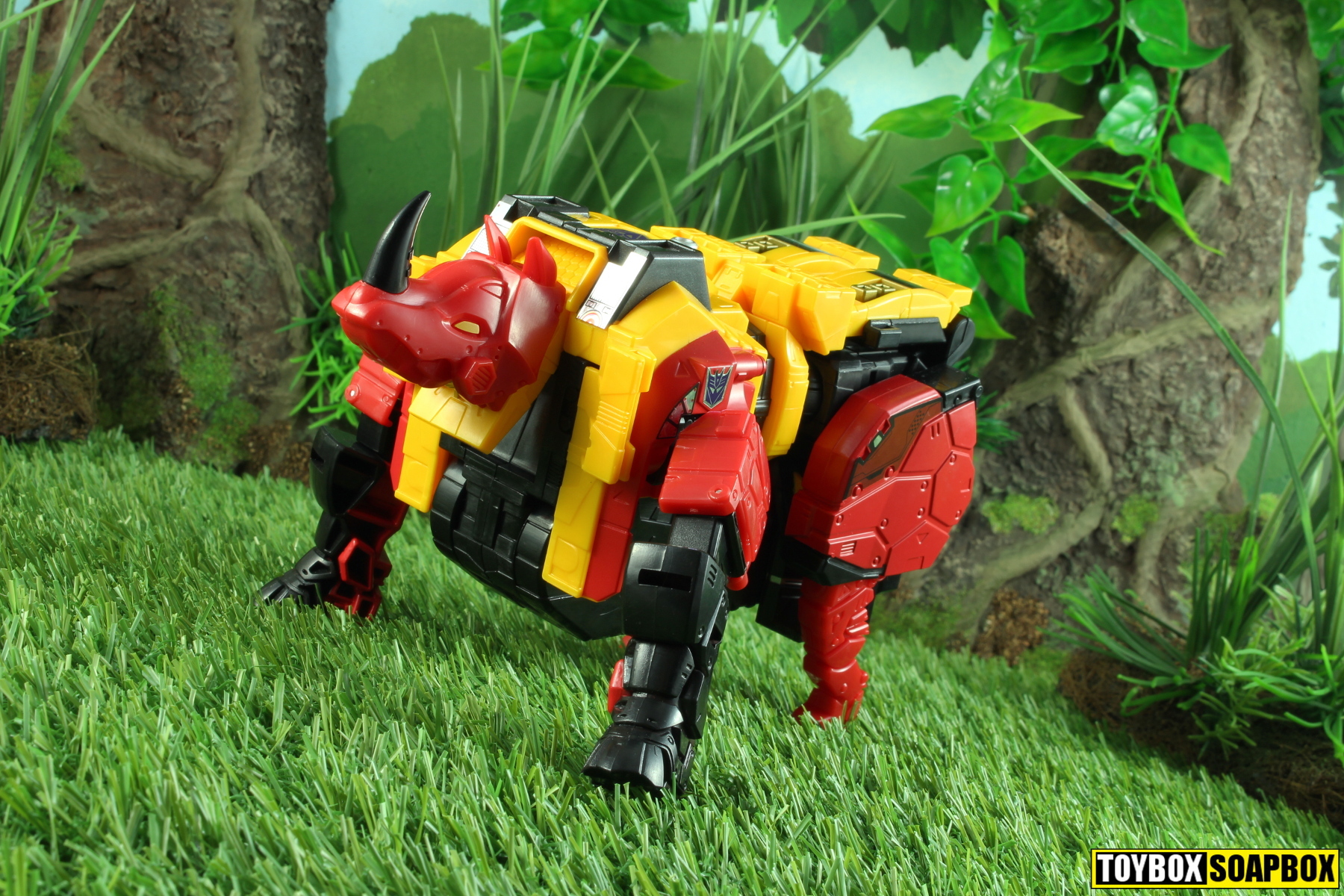 Power of the Primes Titan Class Predaking Review – Toybox Soapbox